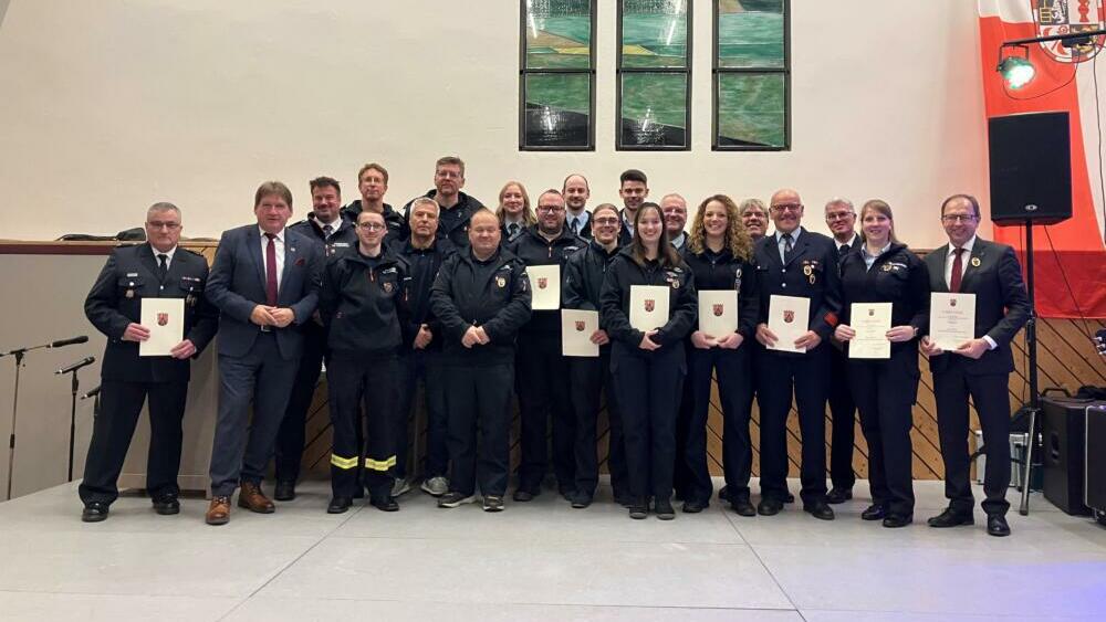 VG Wörrstadt: Ehrenamtliche der Feuerwehr geehrt